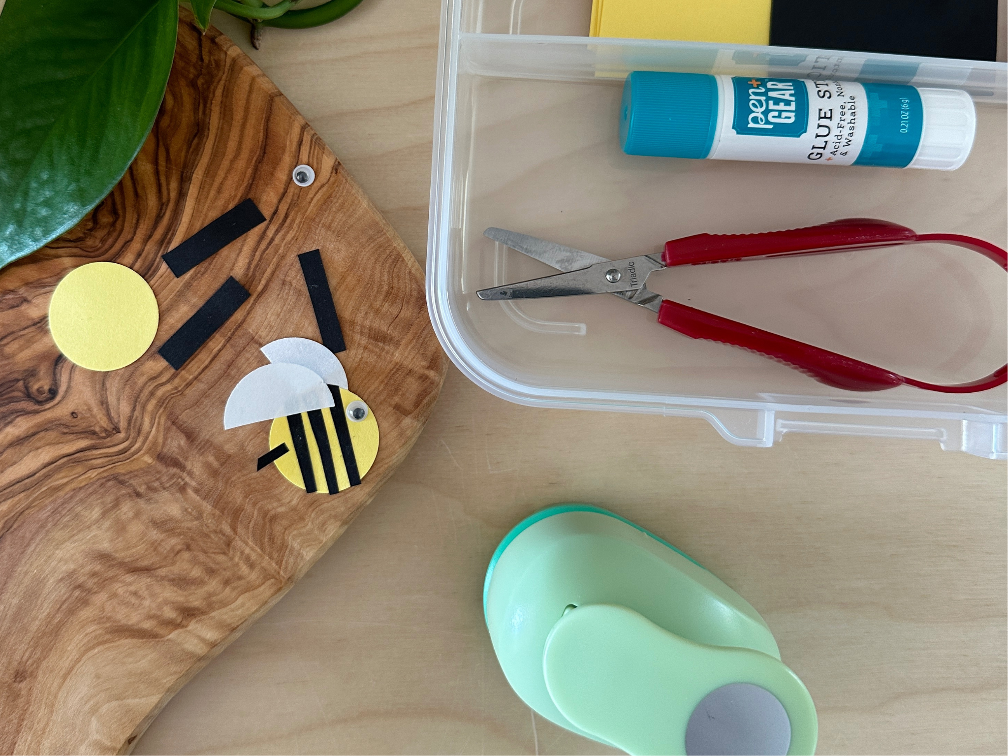 Mini Activity Bins – Honey Bee Edition – Inspired Little Learners